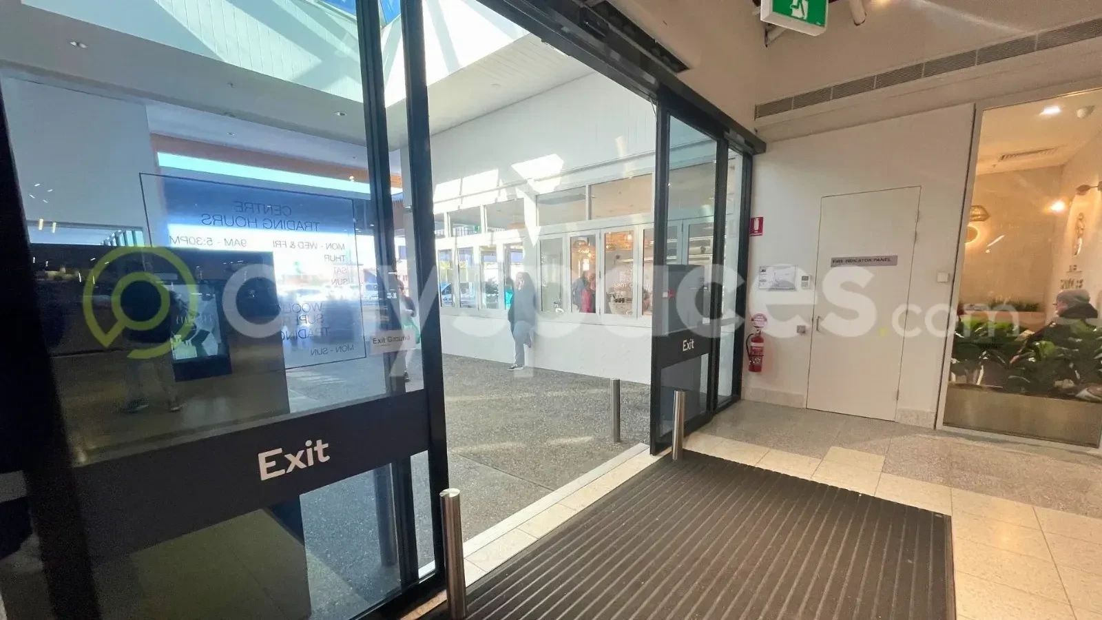 Door Decal - Woolworths Kiama Village