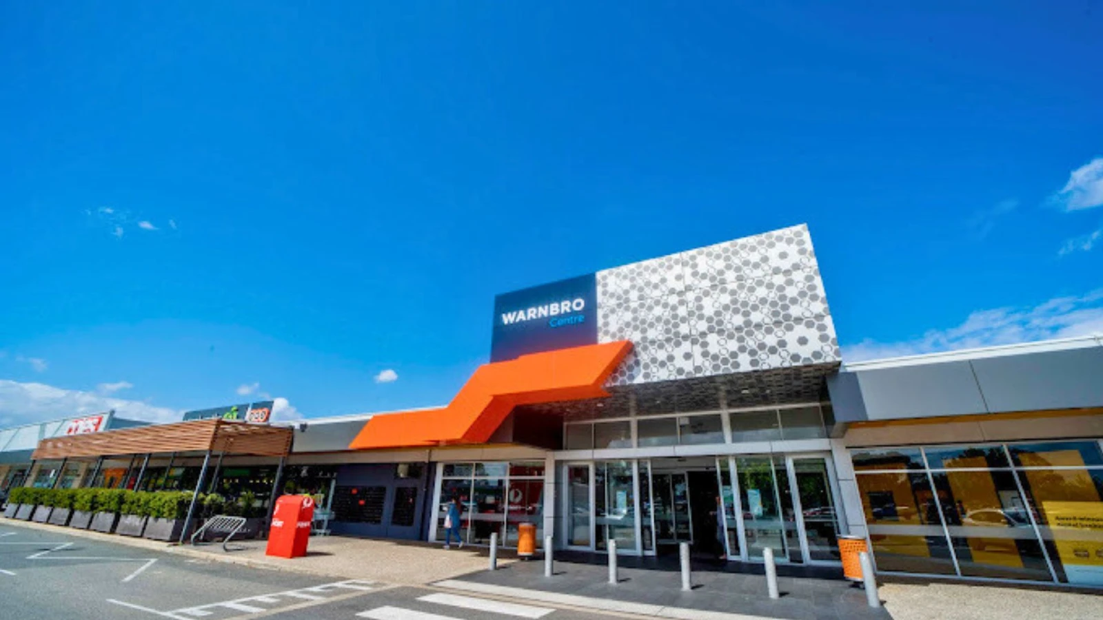 Warnbro Centre - ShoppingCenter in Warnbro, Western Australia